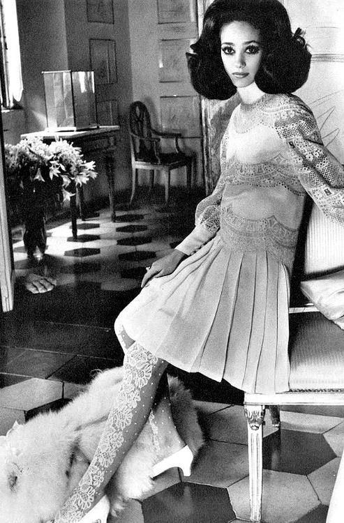 Jackie, la donna che visse tre volte (parte terza) | Lady Violet Sofa