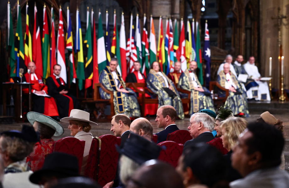 Le foto del giorno – Commonwealth Day Service | Lady Violet Sofa