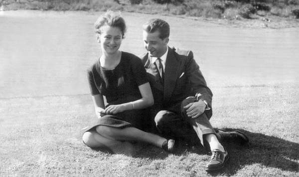 Sessantacinque anni insieme (più o meno) | Lady Violet Sofa