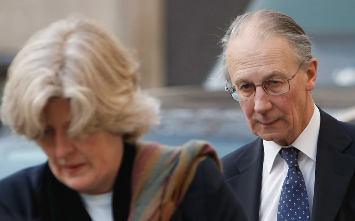 Lady Violet Sofa | Royals, fashion and lifestyle